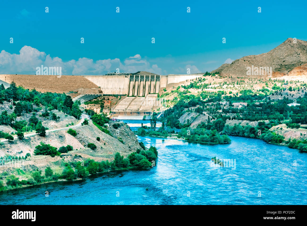 Embankment dam hi-res stock photography and images - Alamy