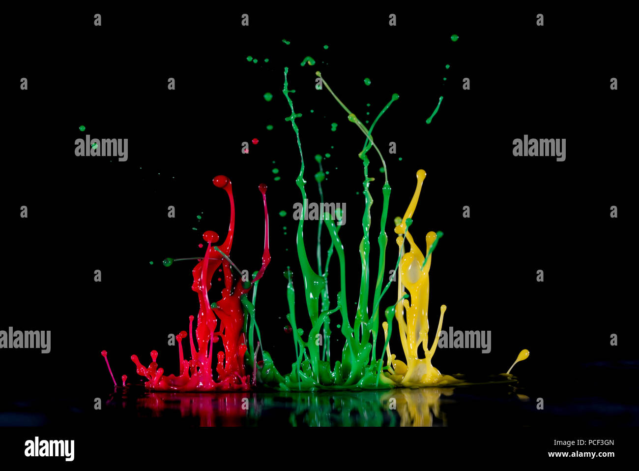 Colorful acrylic explosion paint splatter hi-res stock photography and ...