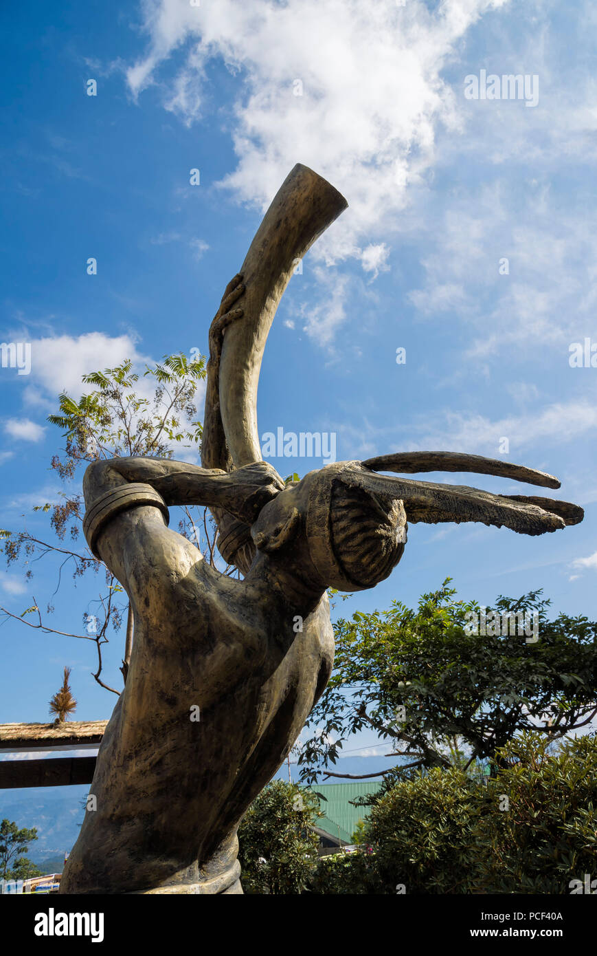 Statue blowing hi-res stock photography and images - Alamy