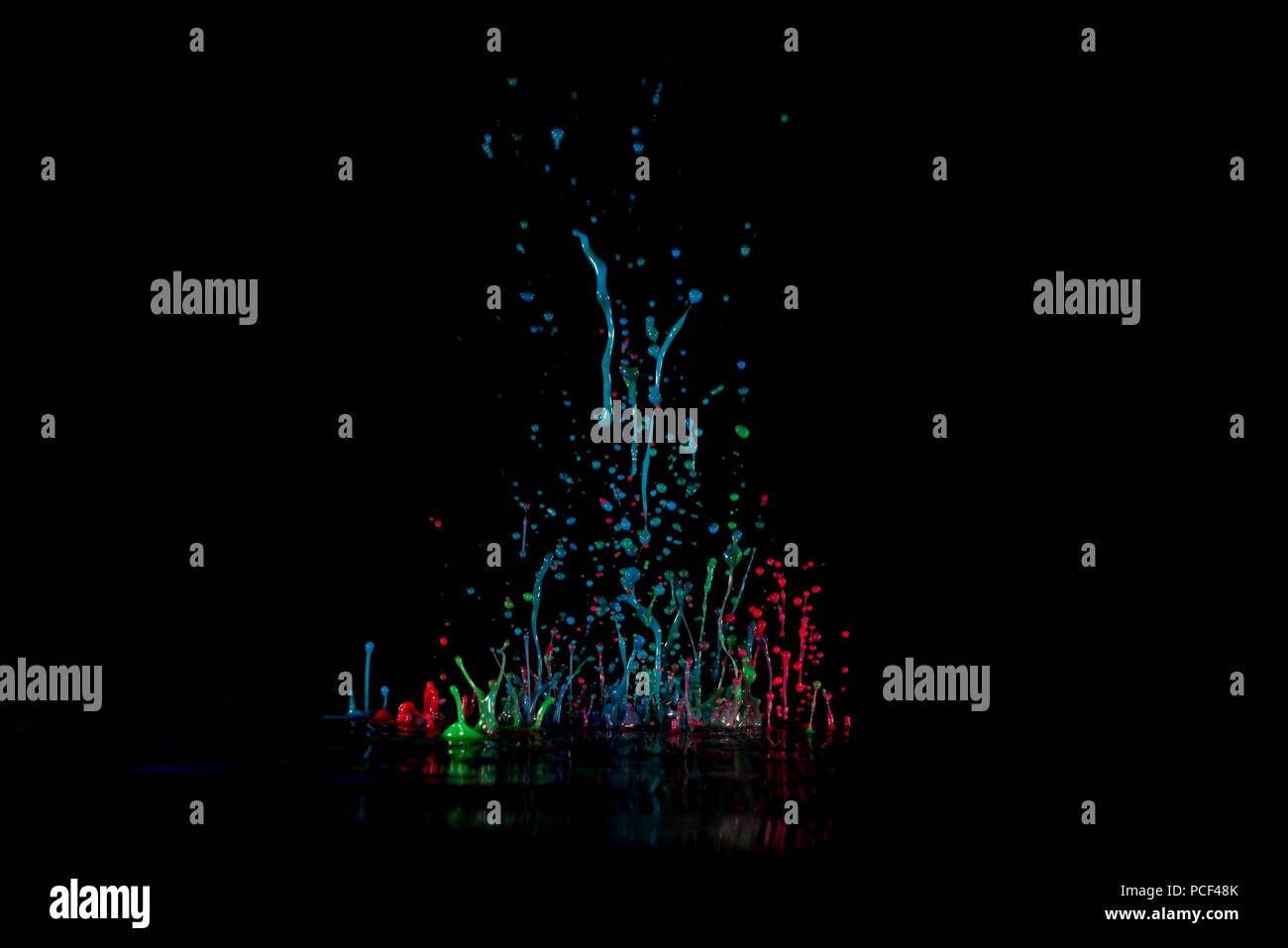 Color splash background hi-res stock photography and images - Alamy