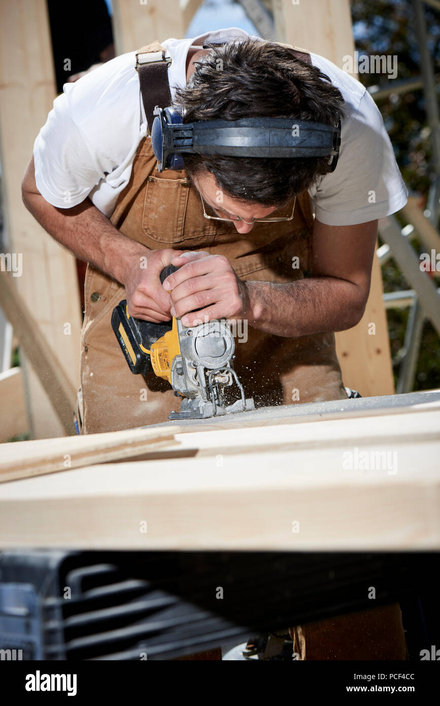 Man working timber hi-res stock photography and images - Alamy