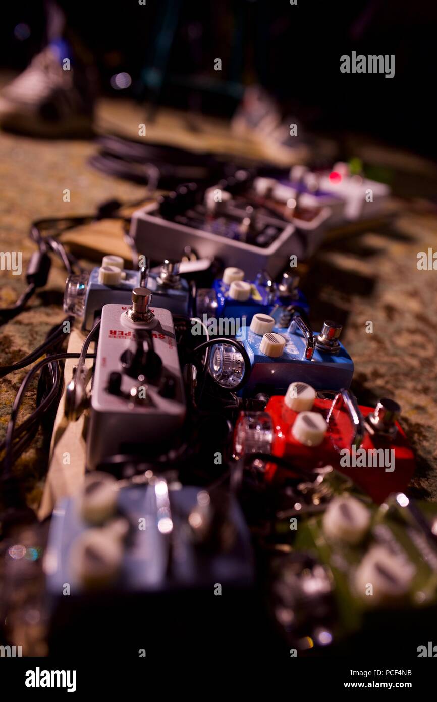 Guitar pedals hi-res stock photography and images - Alamy