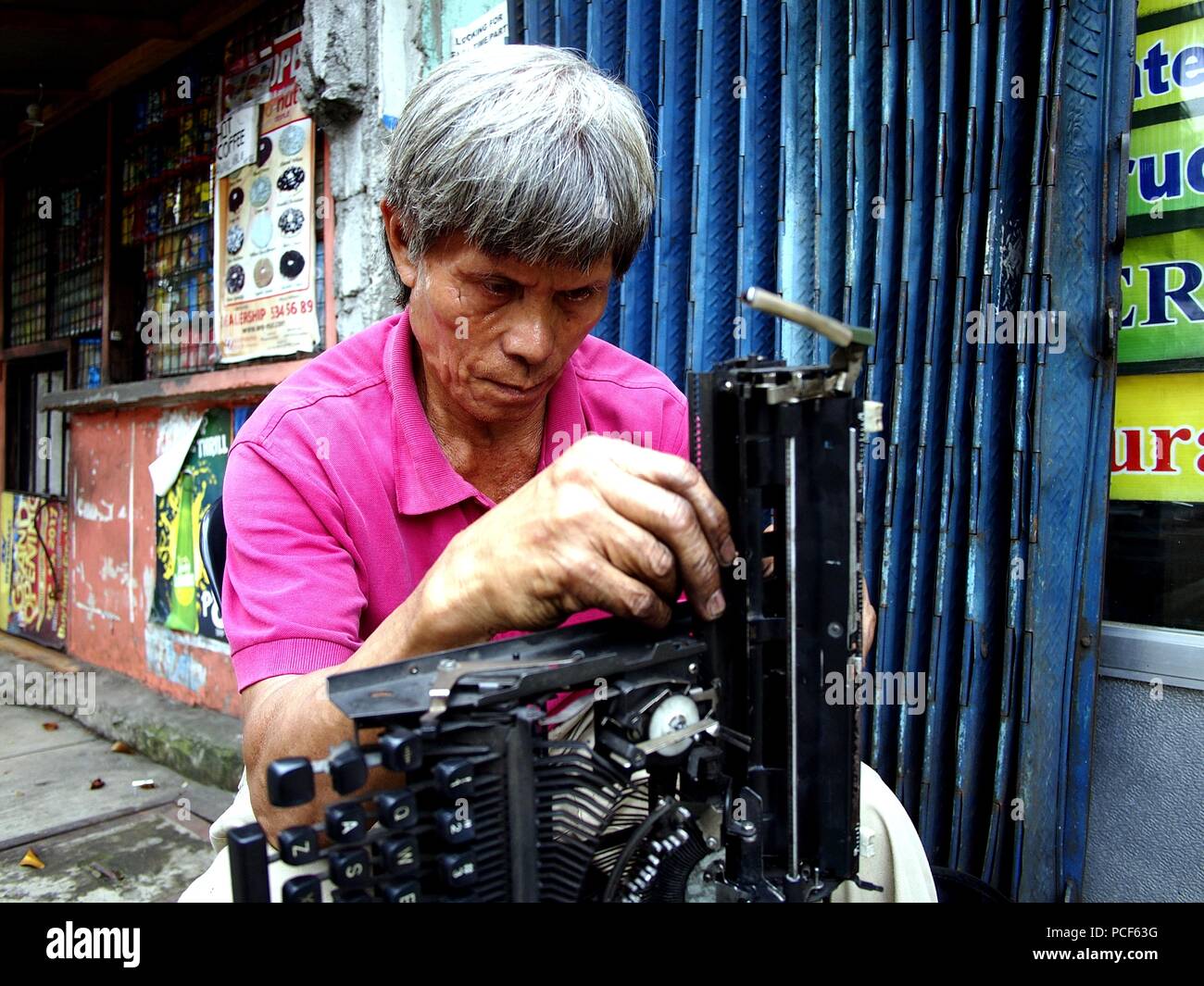 Typewriter repair hi-res stock photography and images - Alamy