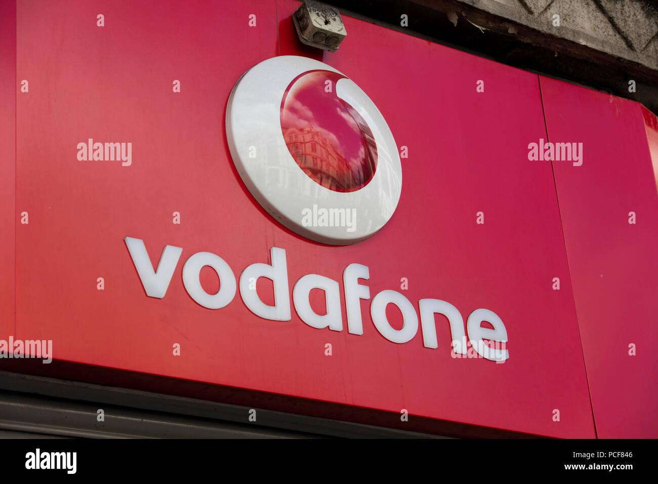 LONDON, UK - JULY 31th 2018: Vodafone telecoms store front on Oxford ...