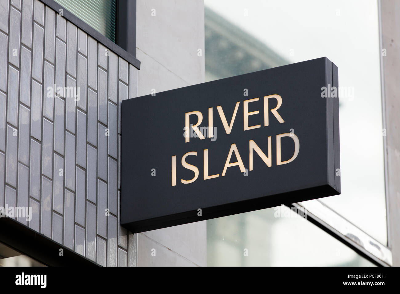 River island logo hi-res stock photography and images - Alamy