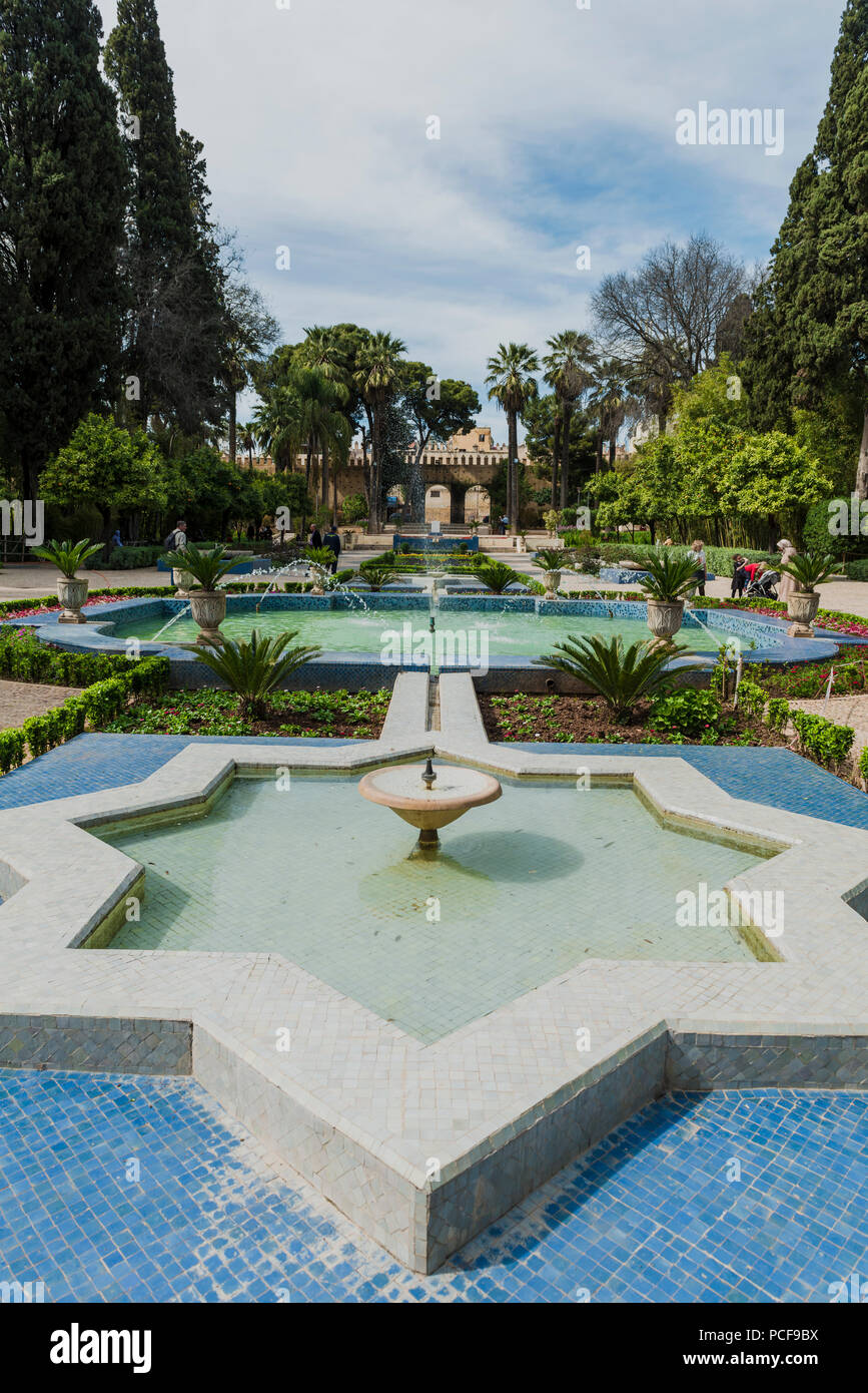 City park with fountain and flowers, garden Jnan Sbil, Fez, Fes ...