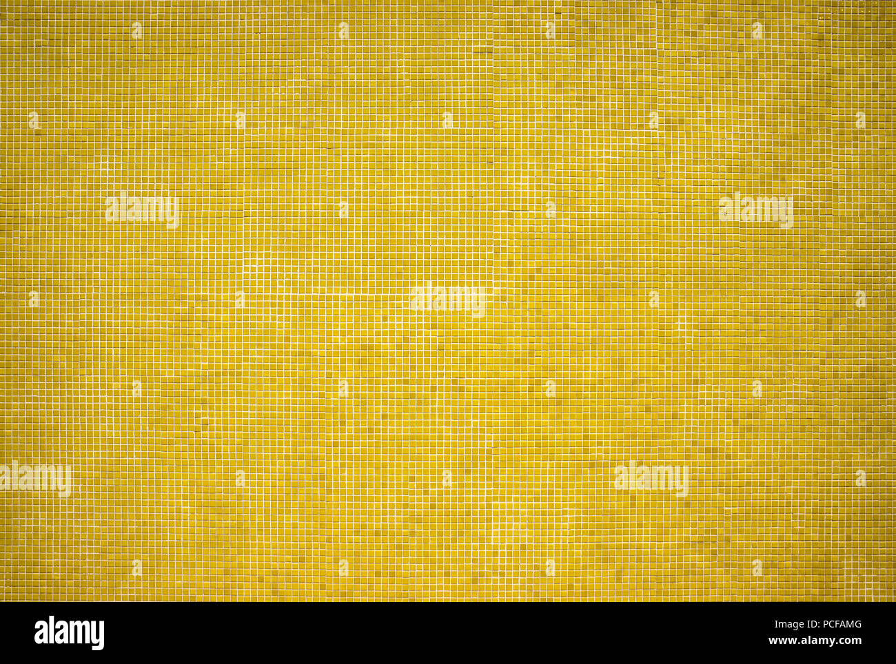 Yellow mosaic hi-res stock photography and images - Alamy