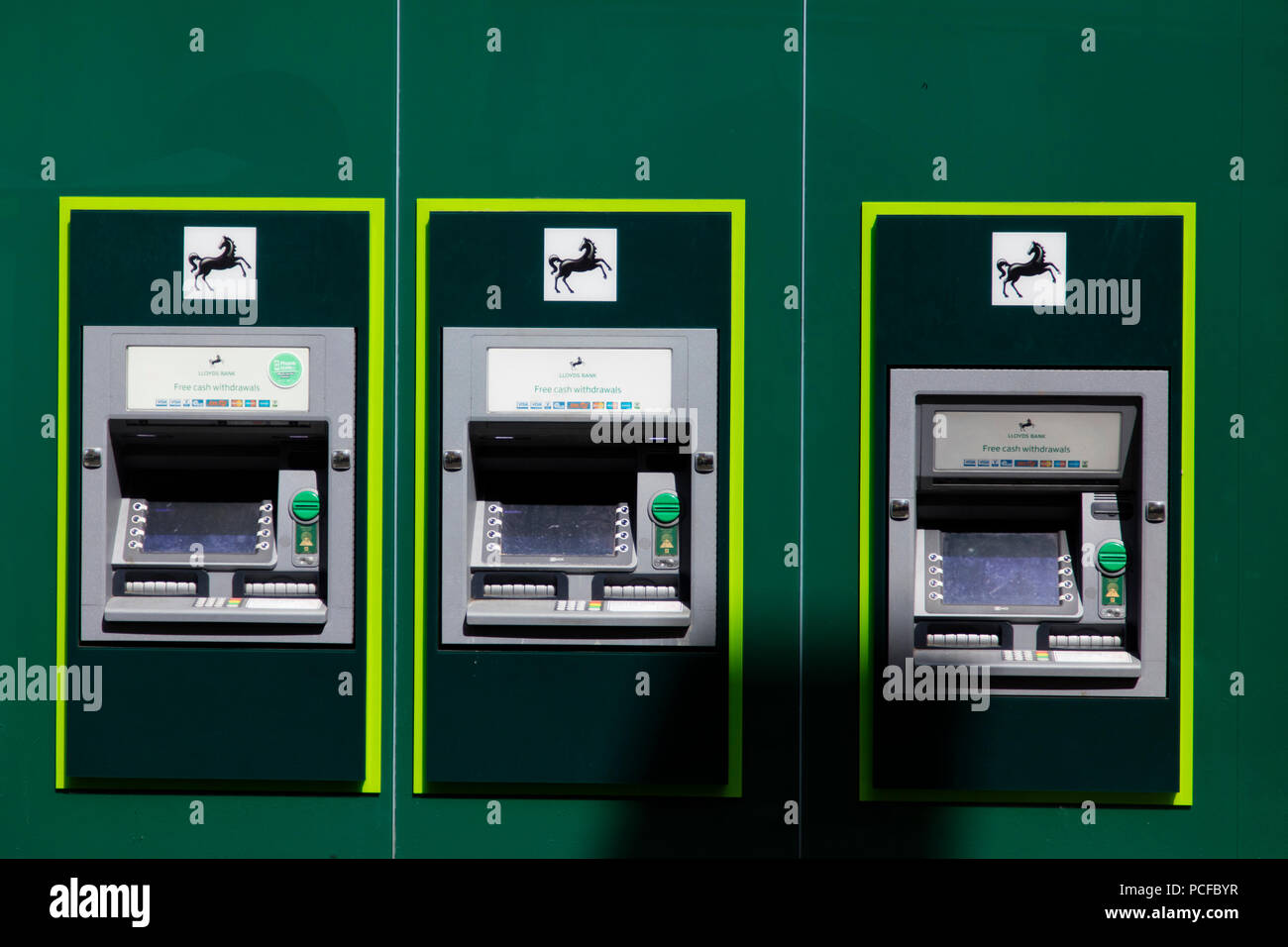 LONDON, UK - JULY 31th 2018: Lloyds bank store atm machines on Oxford ...