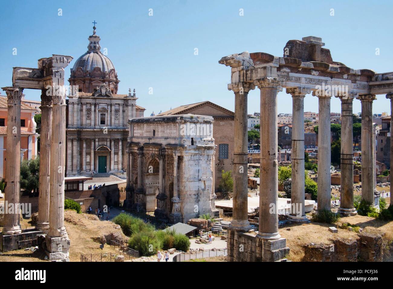 Roman ruins rome hi-res stock photography and images - Alamy