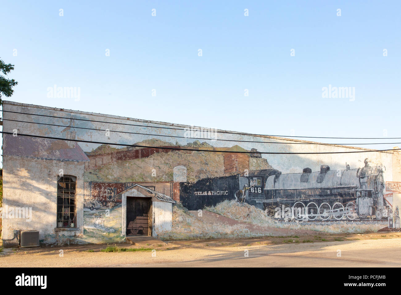 Train mural hi-res stock photography and images - Alamy