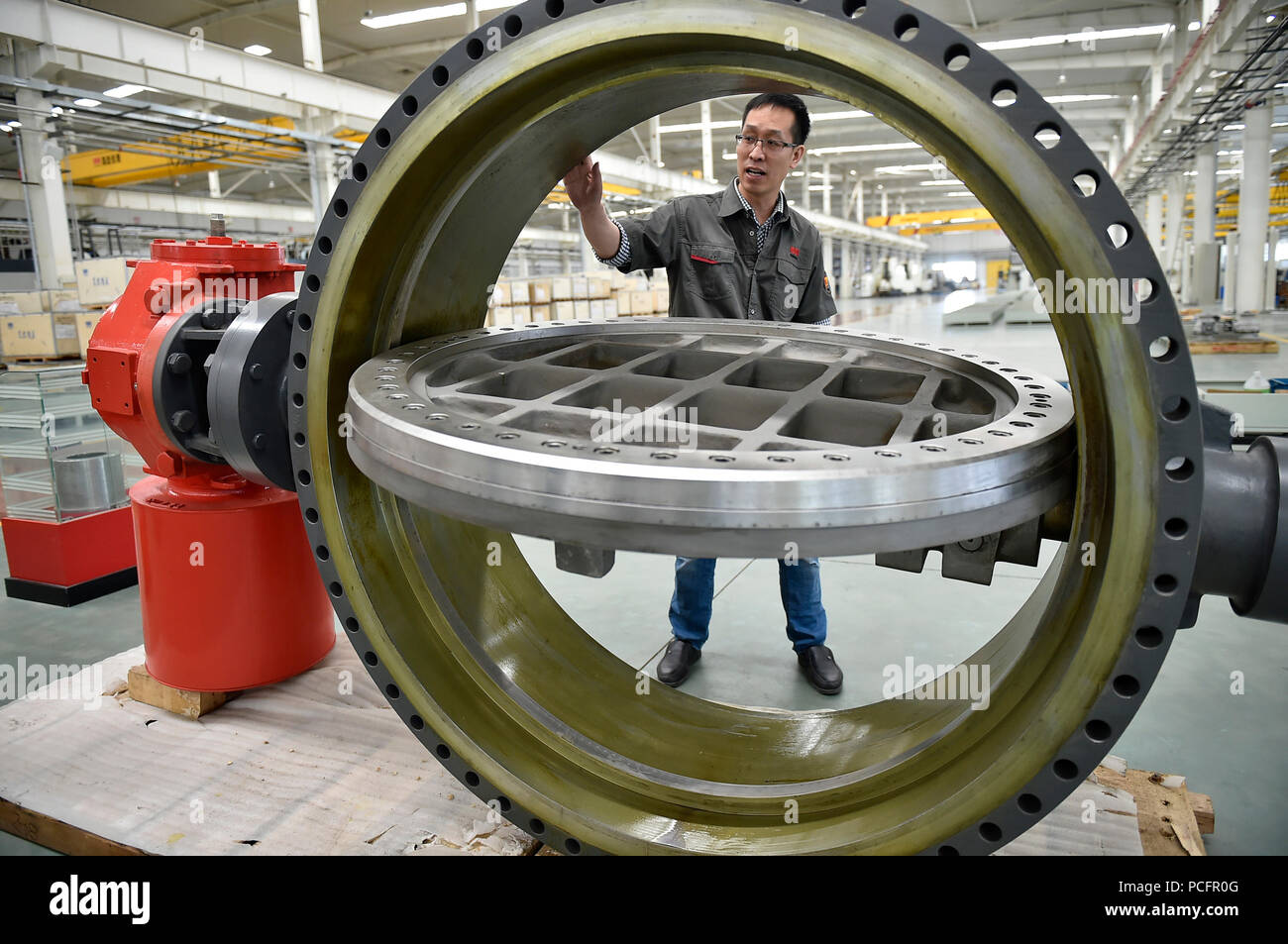 16 valve hi-res stock photography and images - Alamy