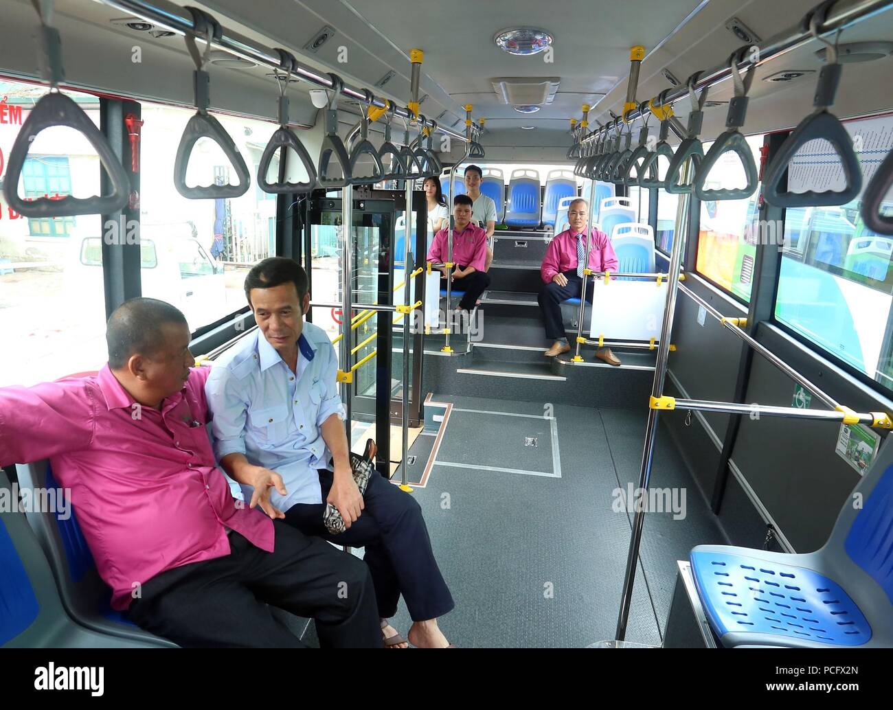 Cng buses hi-res stock photography and images - Alamy