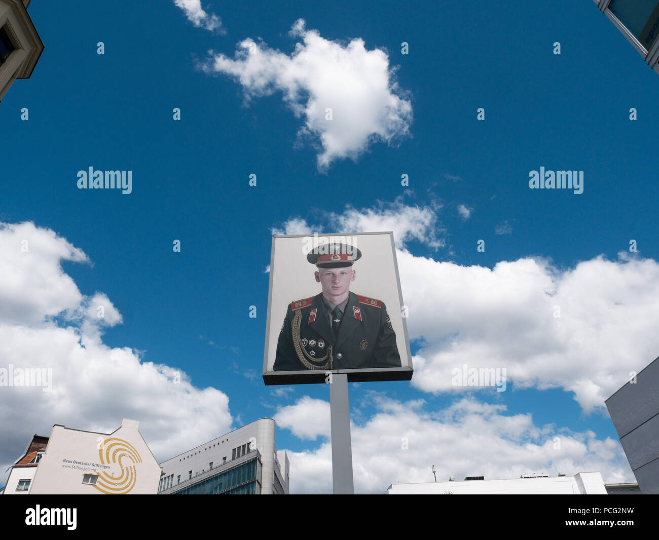 Checkpoint charlie berlin wall 1989 hi-res stock photography and images ...