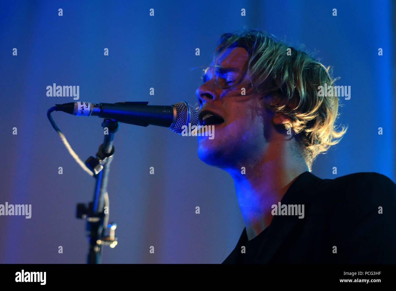 Singer tom hi-res stock photography and images - Alamy