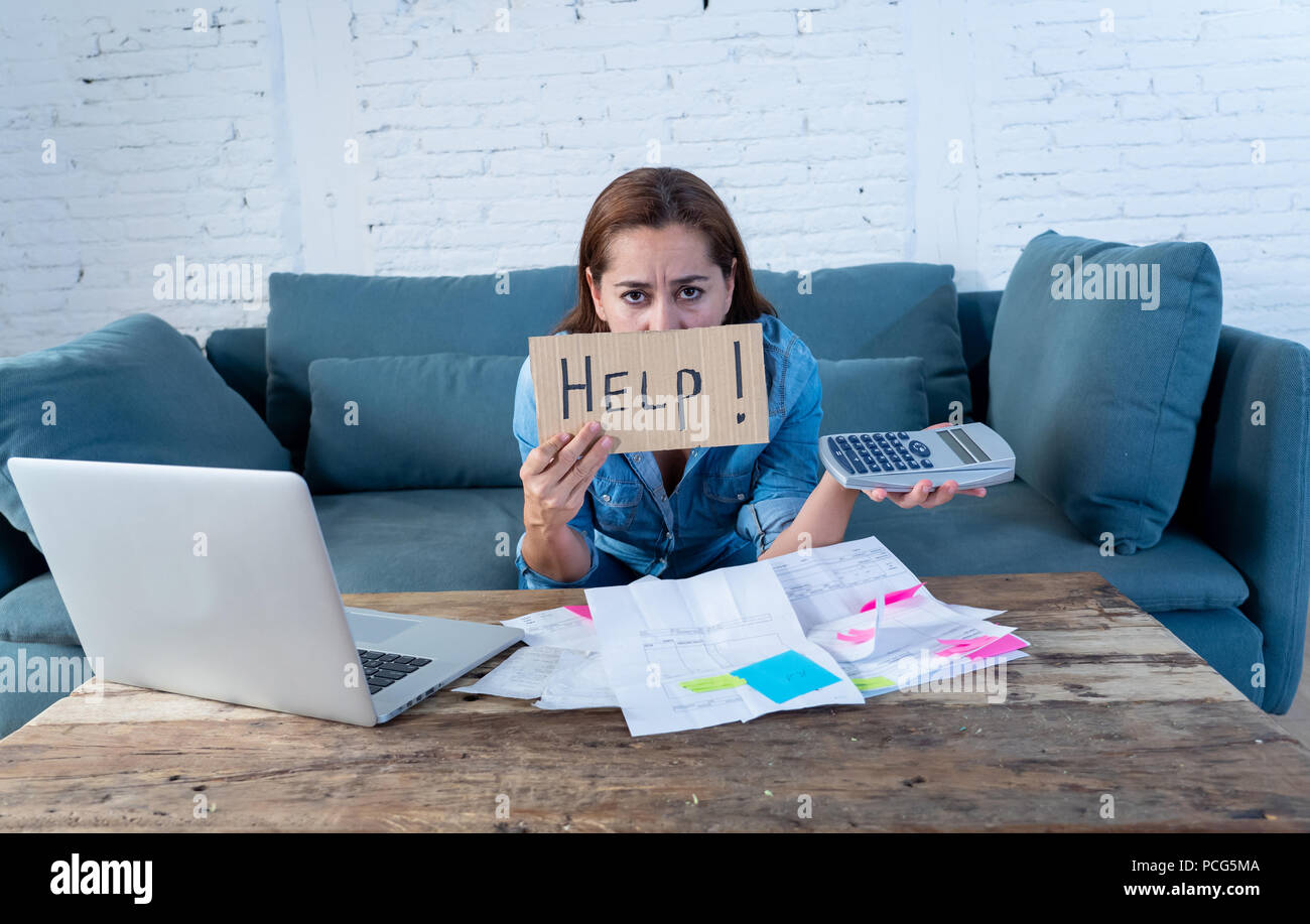 Family paying bill hi-res stock photography and images - Alamy