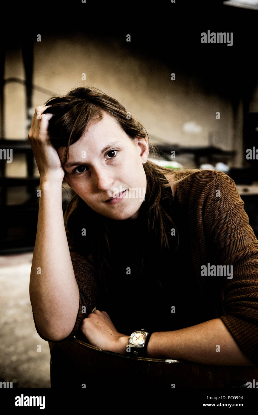 Portrait and serie of jewelry designer Jill Ryckaert and her work ...