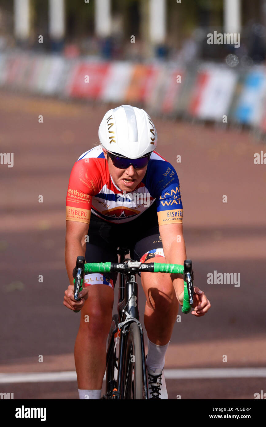 Female mason hi-res stock photography and images - Alamy