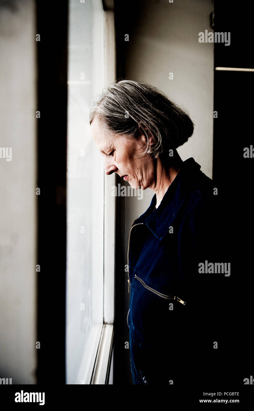 Portrait and serie of conceptual artist Martine De Bruyn and her work ...
