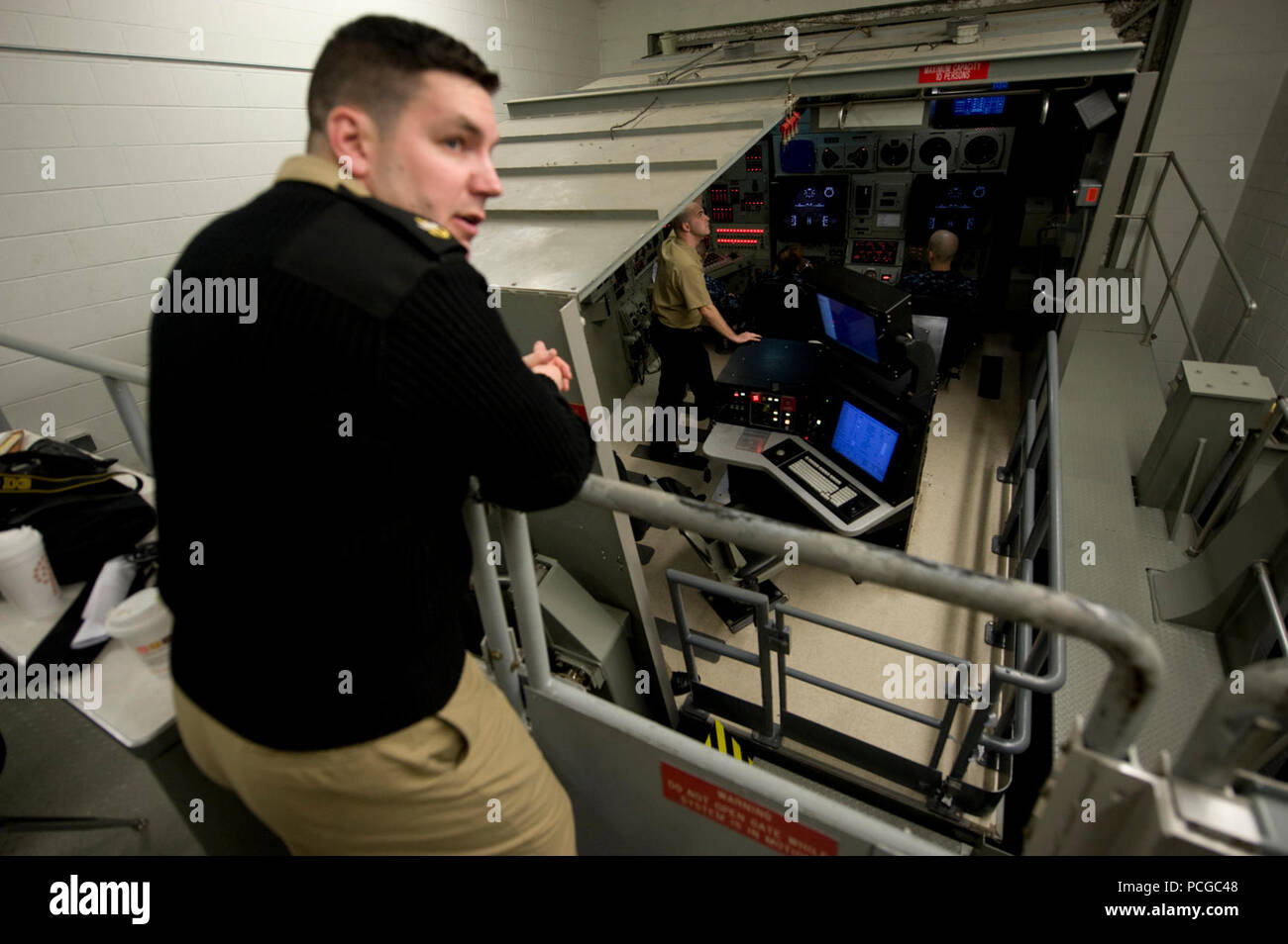Basic enlisted submarine school hi-res stock photography and images - Alamy