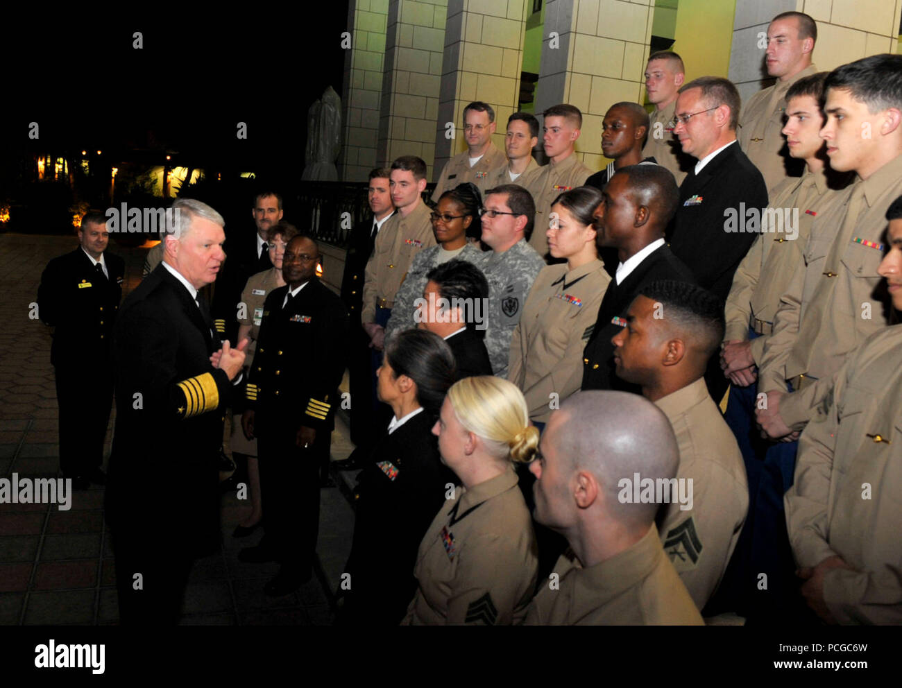 U s navy medical research unit 3 hi-res stock photography and images ...