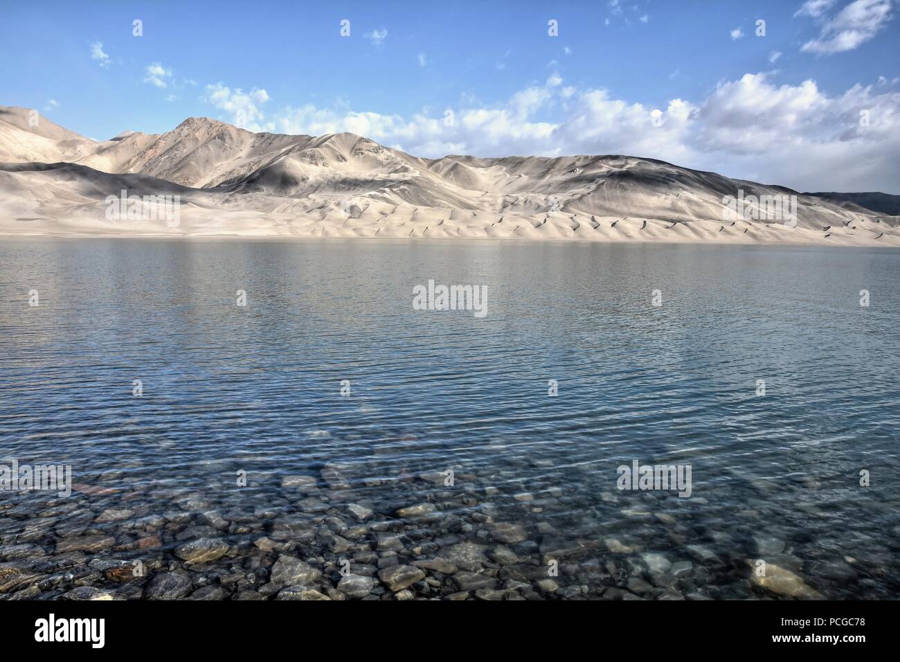 Kunlun mountains hi-res stock photography and images - Alamy