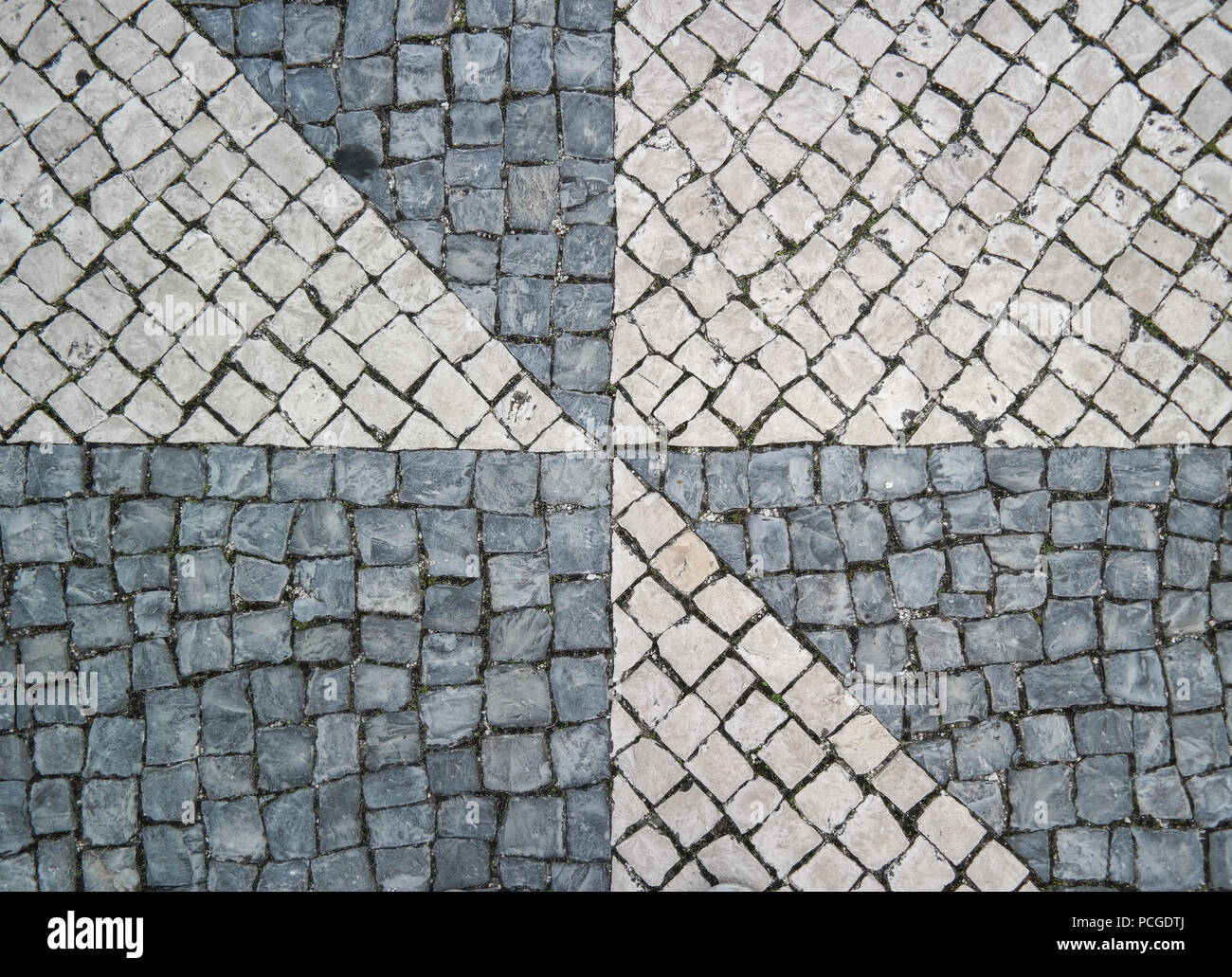 Portuguese cobblestone hi-res stock photography and images - Alamy