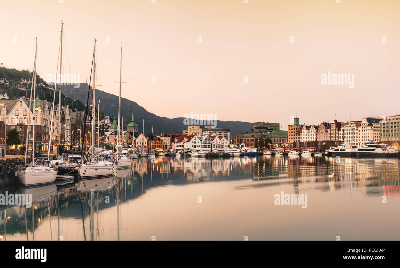 Old wharf bryggen norway hi-res stock photography and images - Alamy