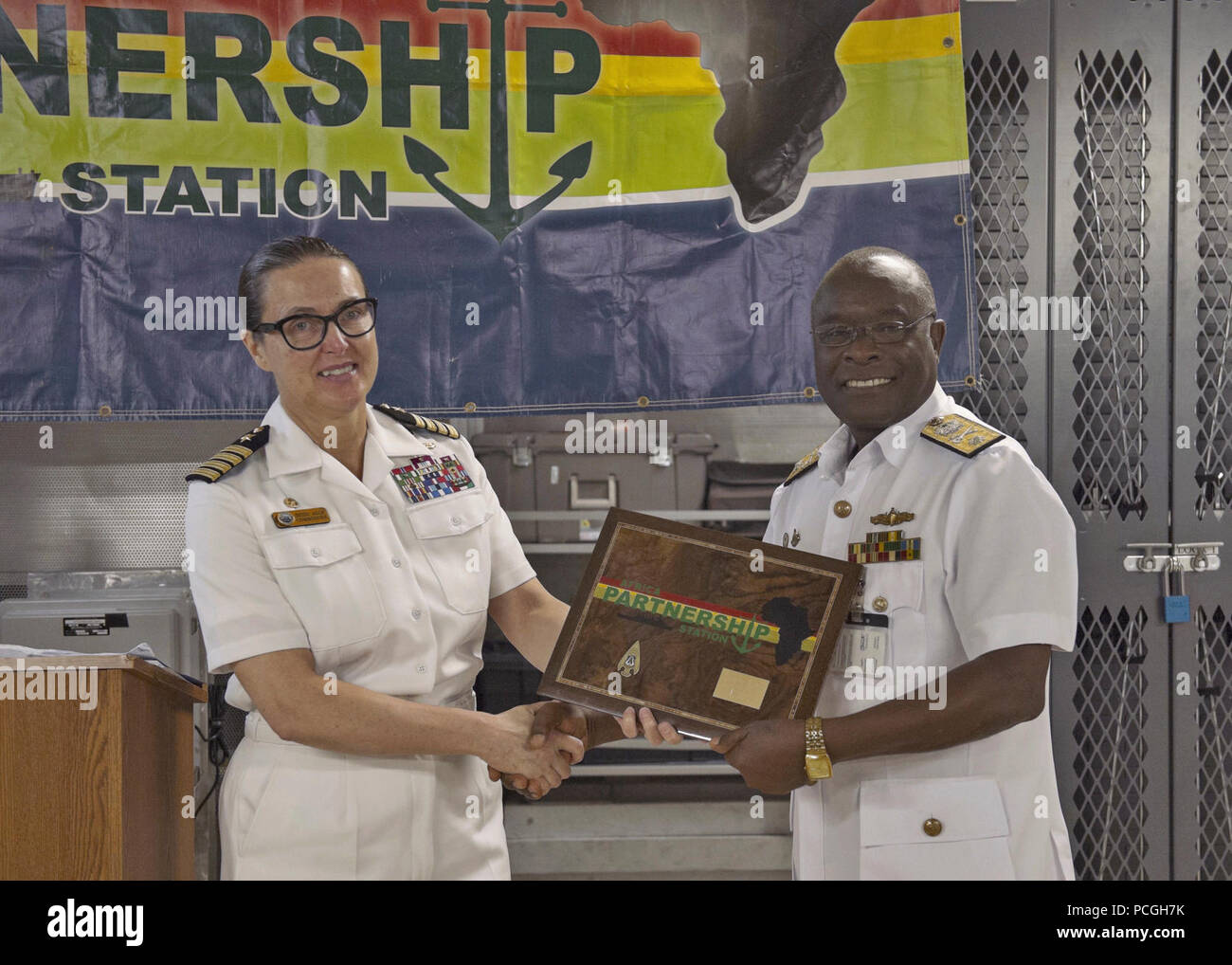 Usns spearhead t epf 1 hi-res stock photography and images - Alamy