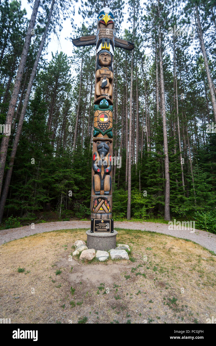 First Nation Algonquin totem pole Stock Photo - Alamy