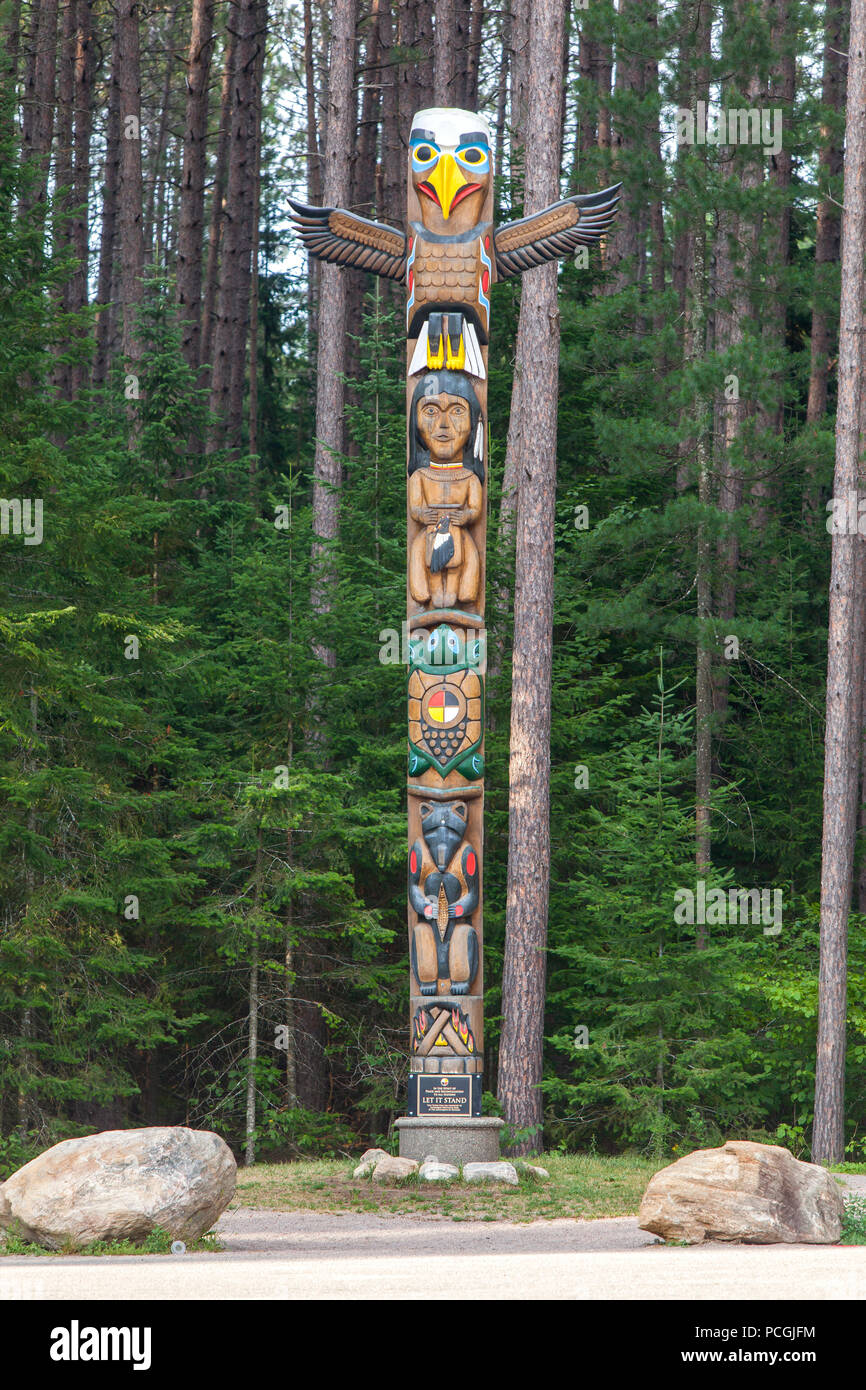 First Nation Algonquin totem pole Stock Photo - Alamy