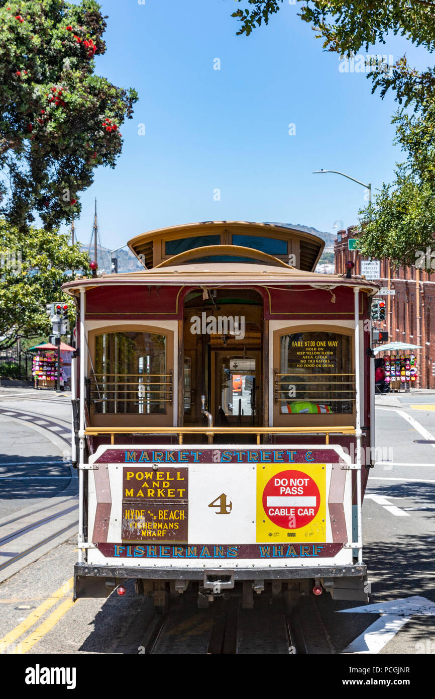 Powell and market tram san francisco hi-res stock photography and ...