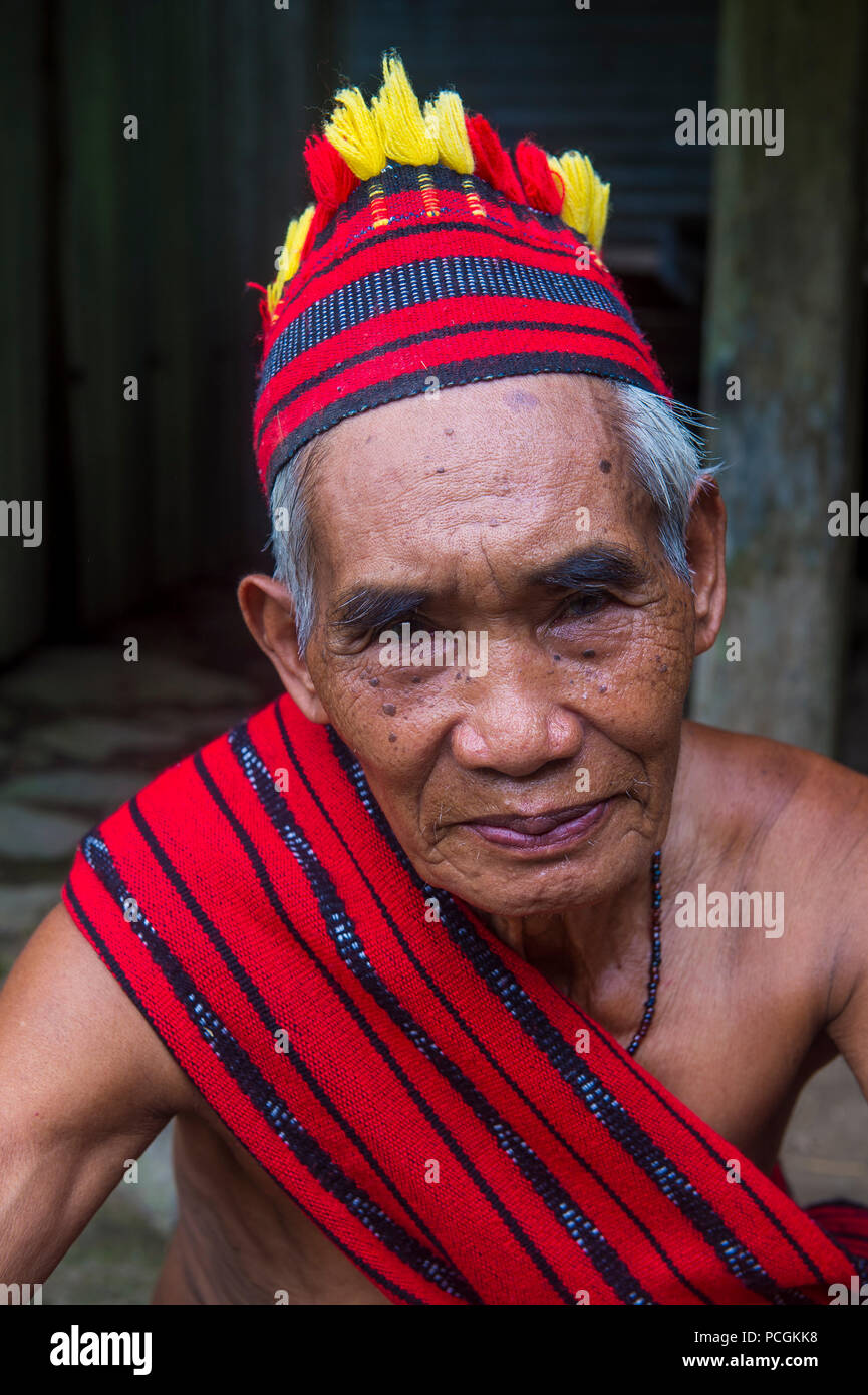 Ifugao man in traditional clothes hi-res stock photography and images ...