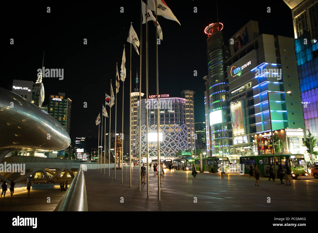 Dongdaemun Design Plaza, DDP, Seoul South Korea 2018 Stock Photo - Alamy