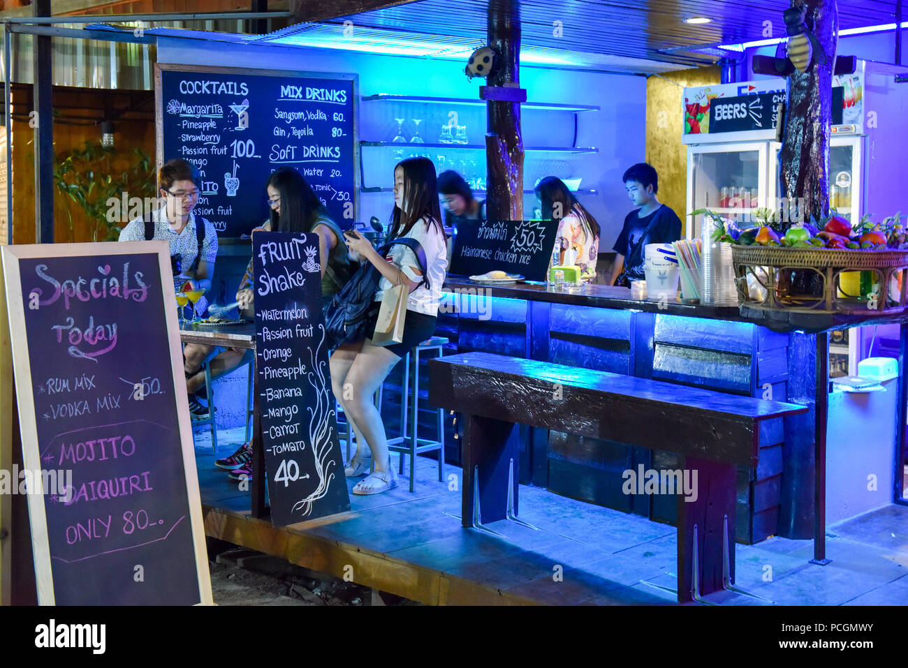 Restaurants thailand hi-res stock photography and images - Alamy