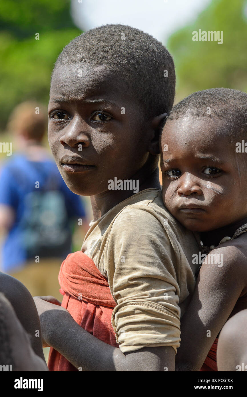 TAMBERMA VIL, TOGO - JAN 13, 2017: Unidentified Tammari little girl ...