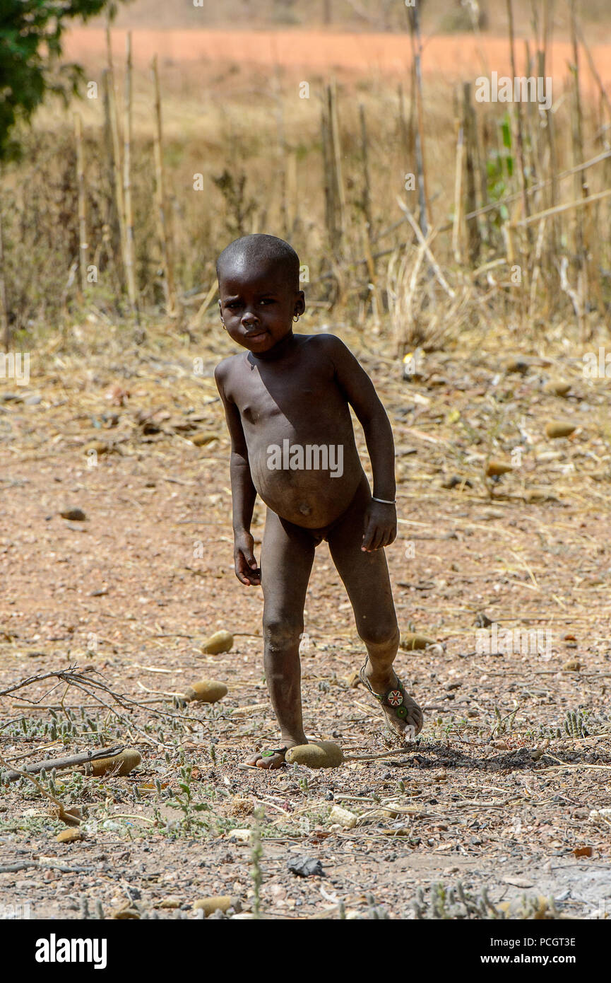 TAMBERMA VIL, TOGO - JAN 13, 2017: Unidentified Tammari little girl ...