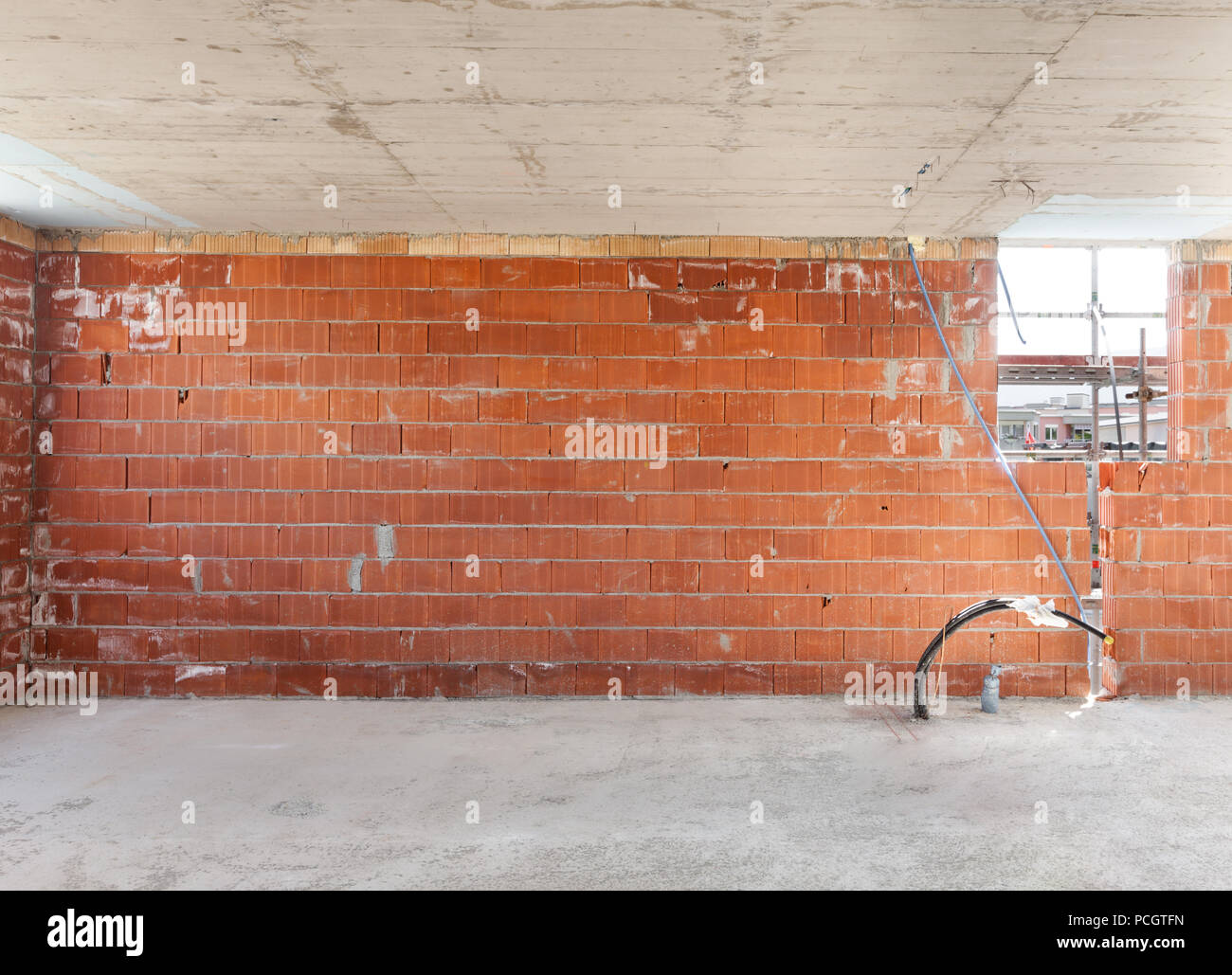 Building, construction site in progress to new house, brick walls Stock ...