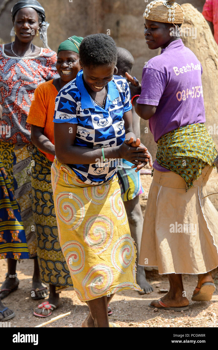 TAMBERMA VIL, TOGO - JAN 13, 2017: Unidentified Tammari women in ...