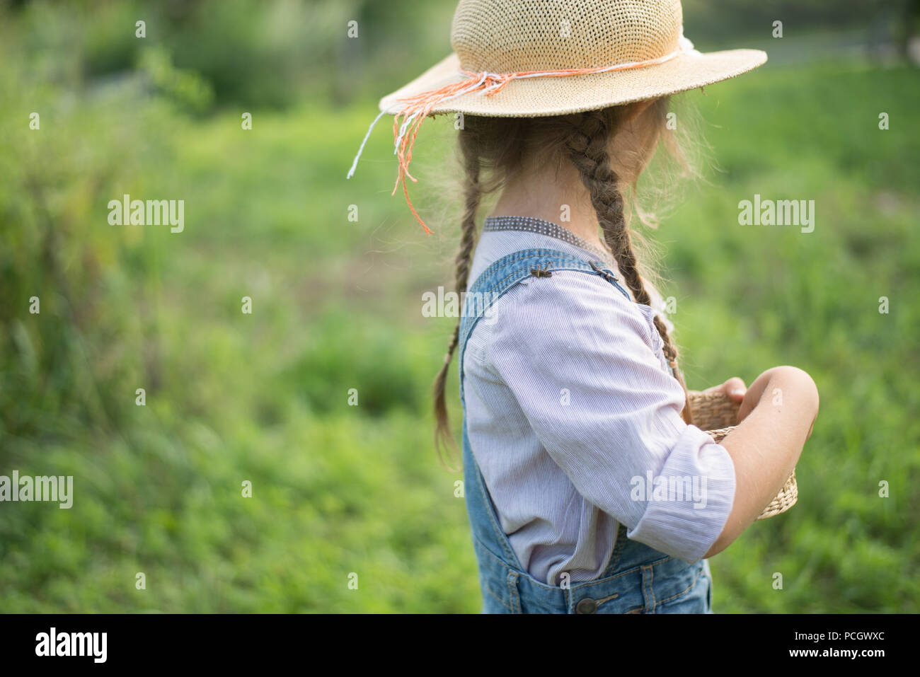 Community helper happy hi-res stock photography and images - Alamy