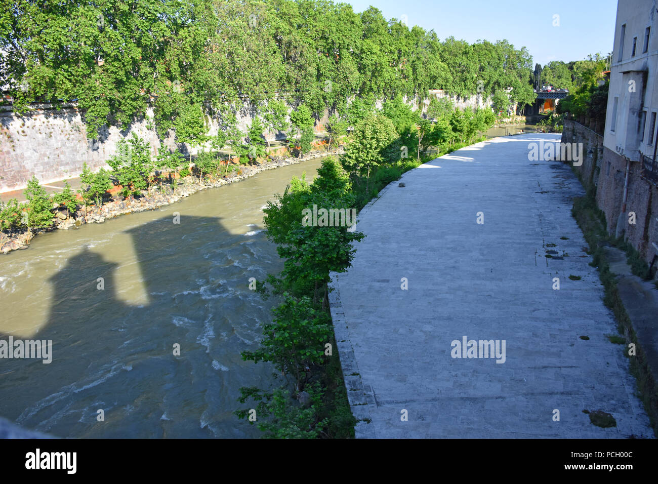 Rome, view and details of the Tiberina island in the Tiber river Stock ...