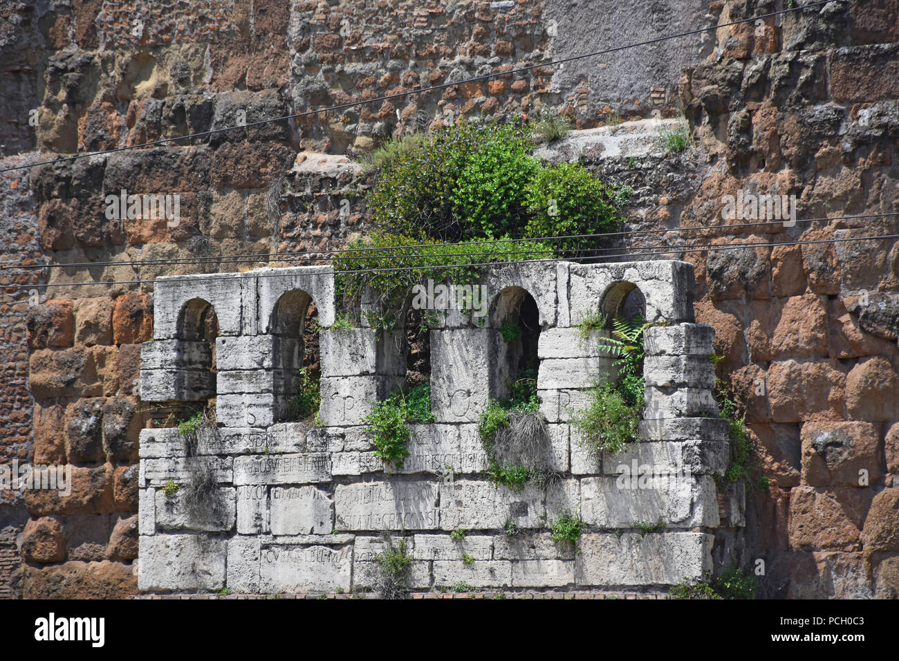 Rome, Porta Clausa, ancient Roman gate Stock Photo - Alamy