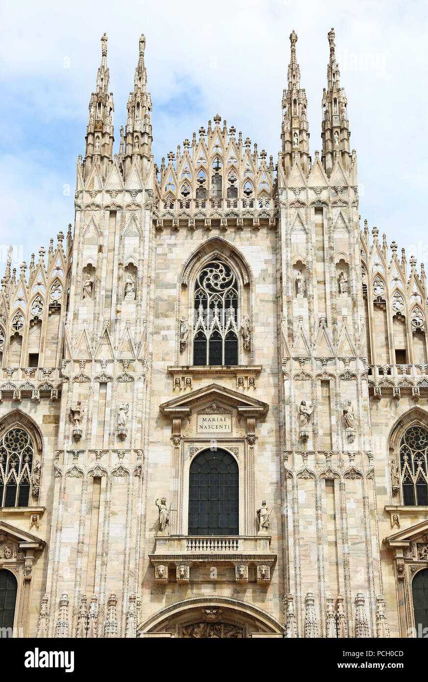 the cathedral of Milan Italy - famous italian architecture landmarks ...