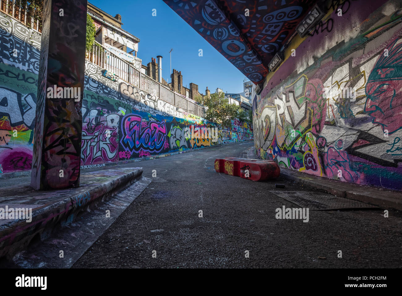 Graffiti in Waterloo area of South London Stock Photo - Alamy