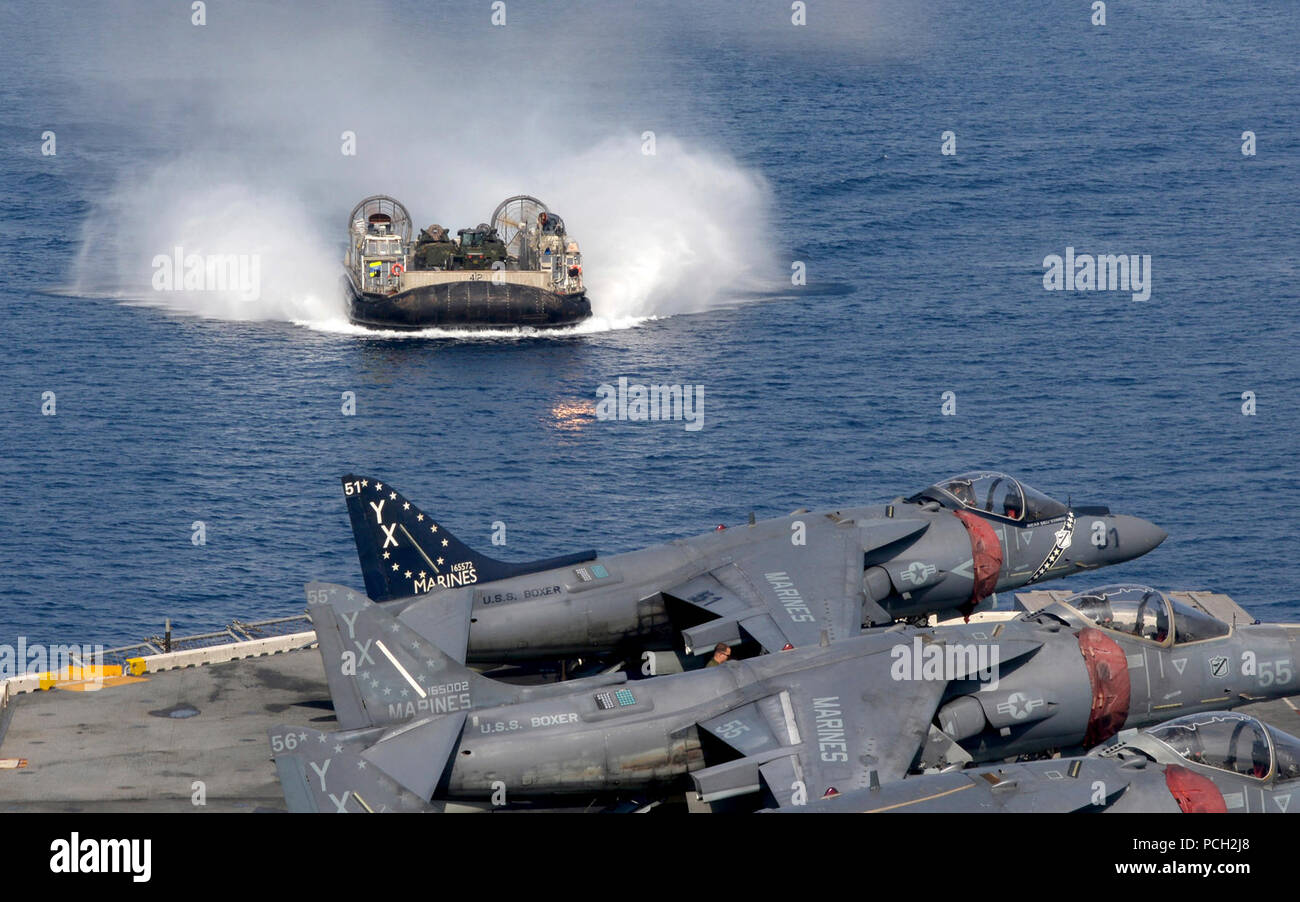 Uss boxer lhd 4 hi-res stock photography and images - Alamy