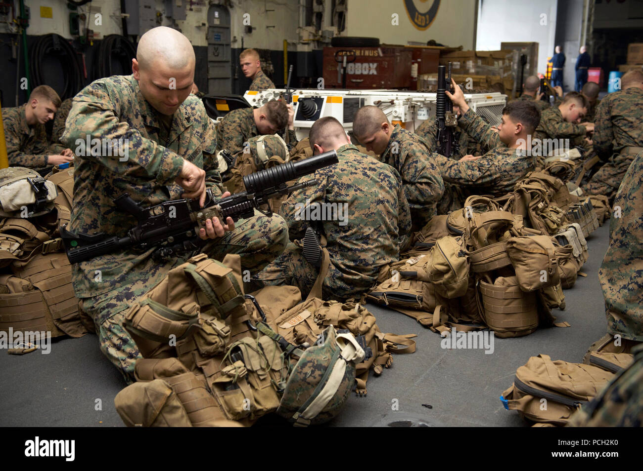 Air raid drill us hi-res stock photography and images - Alamy