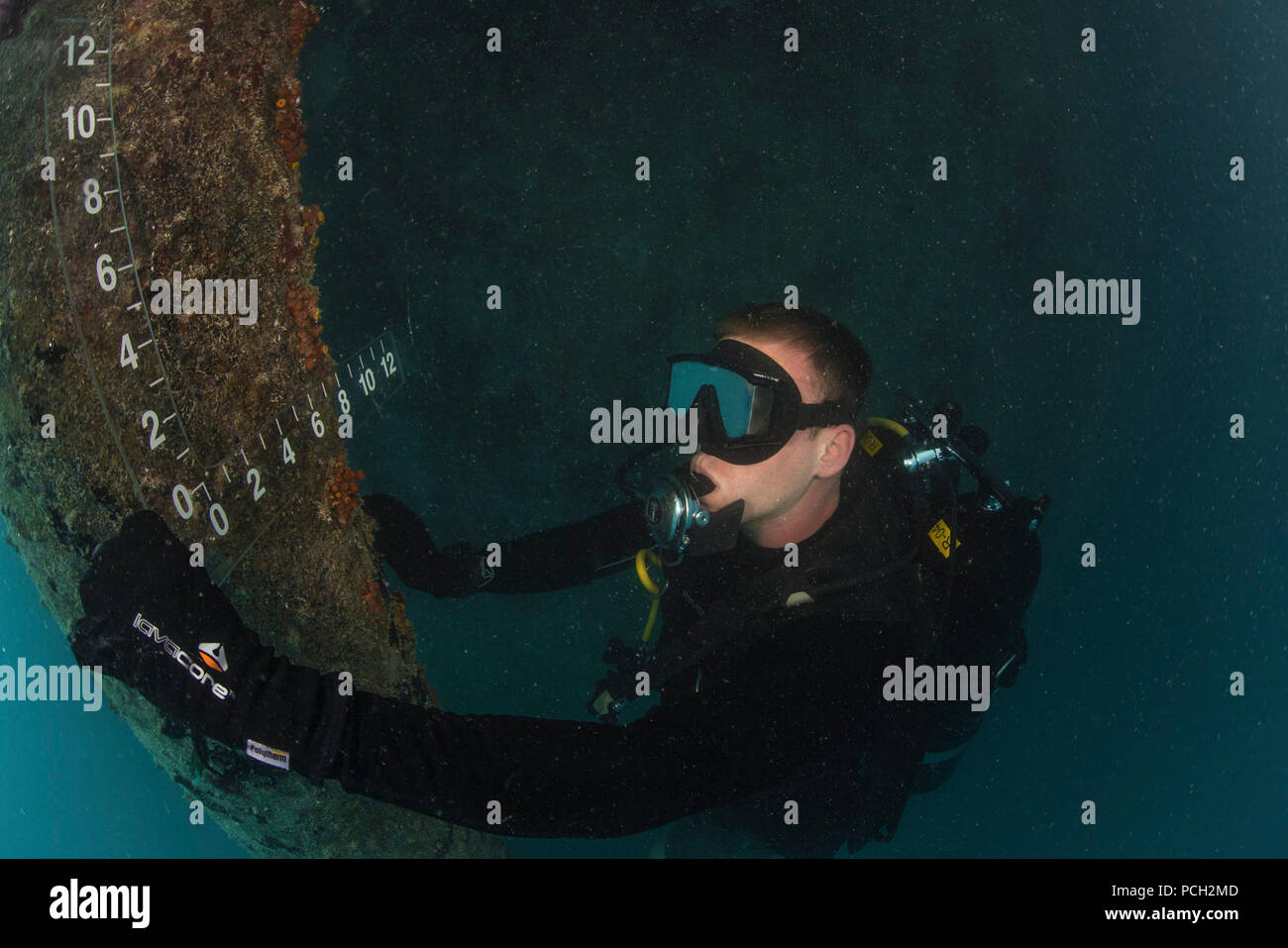 Underwater construction team uct 2 hi-res stock photography and images ...