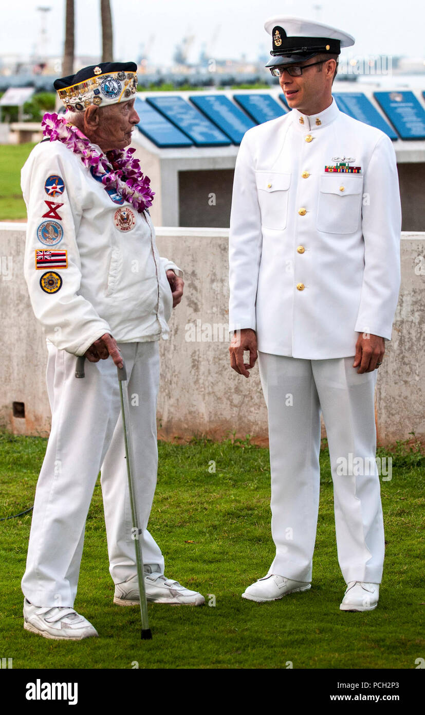 PEARL HARBOR (Dec. 7, 2012) Pearl Harbor survivor Allen Bodenlos speaks ...