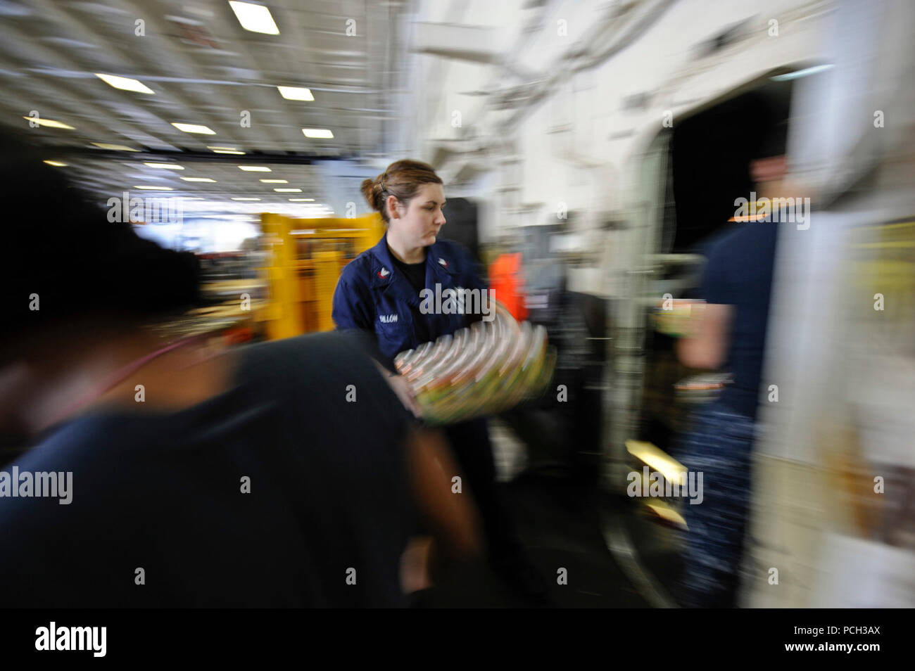 During nimitz class aircraft hi-res stock photography and images - Alamy