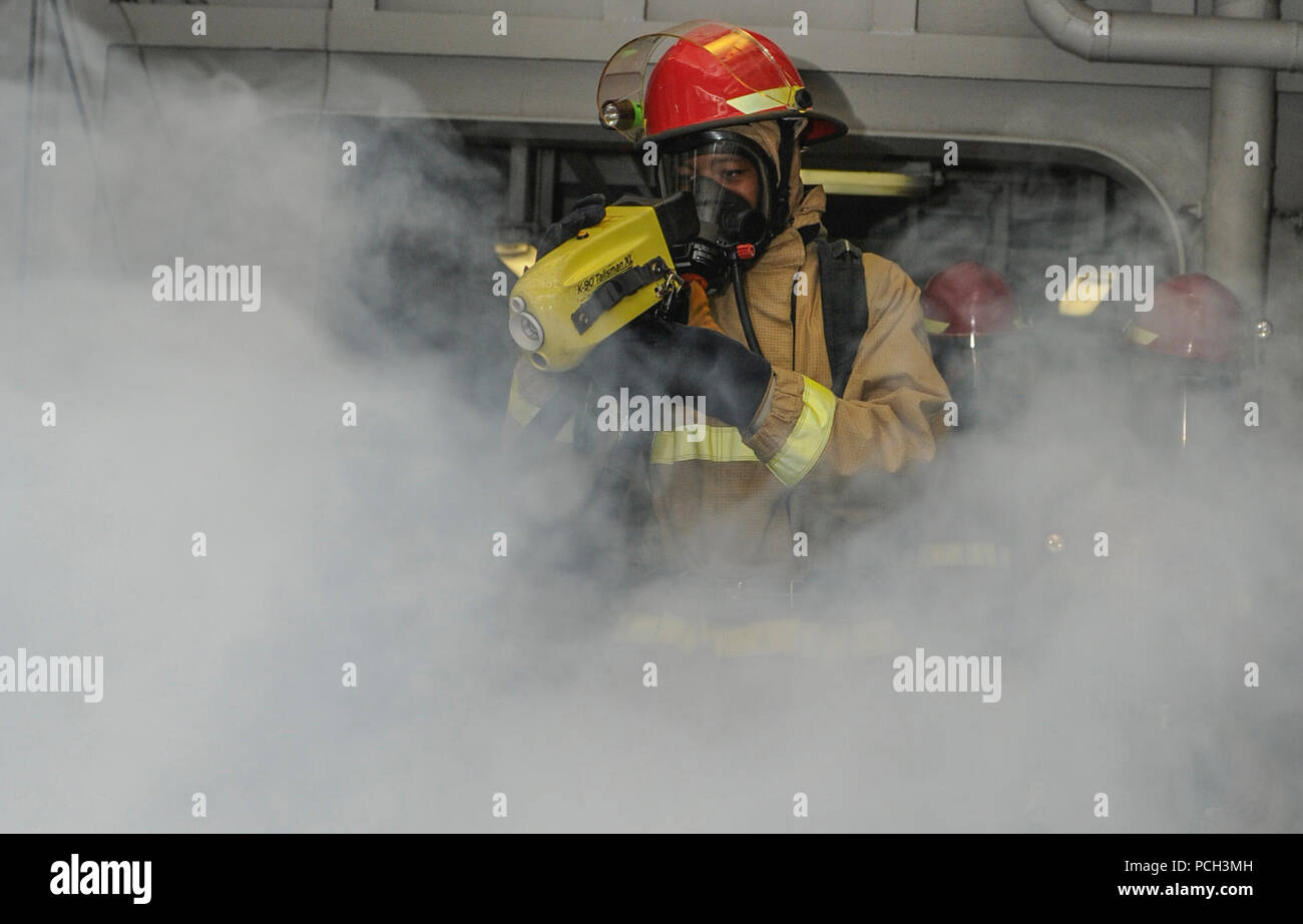 Naval firefighters hi-res stock photography and images - Alamy