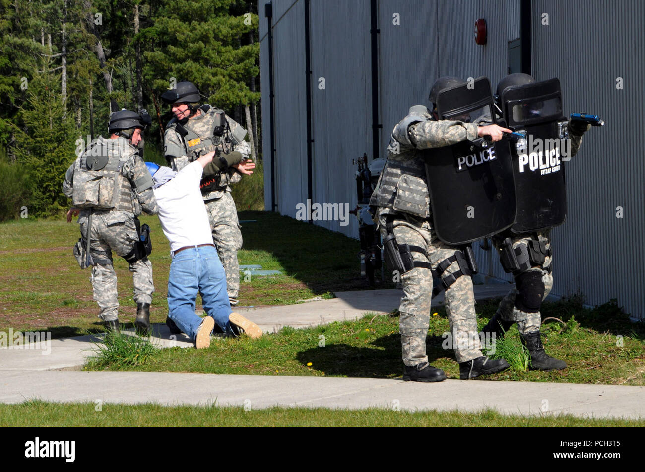 Swat team america hi-res stock photography and images - Alamy